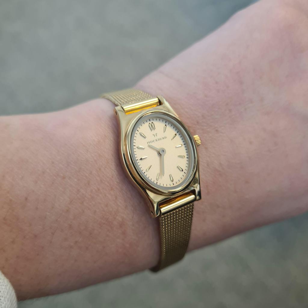 Retro Mesh Gold Watch – Mockberg