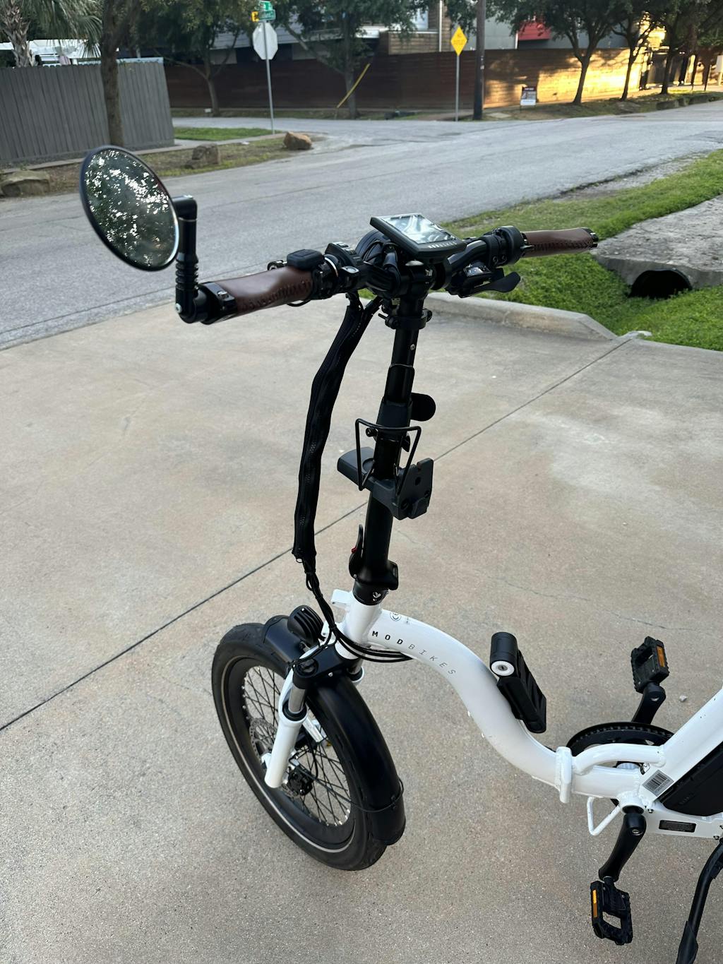 Two Fish Quick Cage Bottle Holder 24 Oz. | MOD BIKES