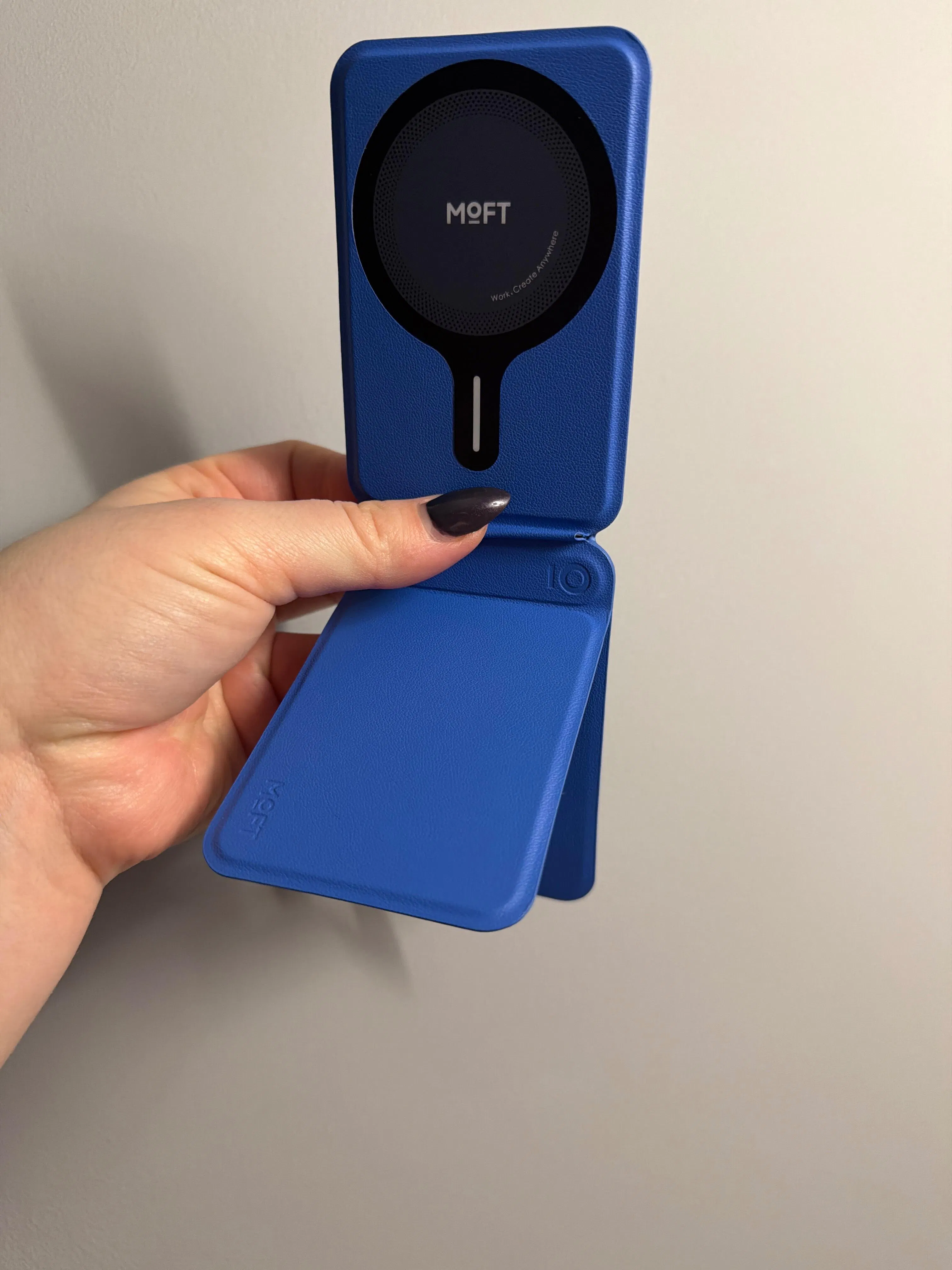 Moft Tripod Stand - магнітна штатив-підставка сумісна з MagSafe – MOFT