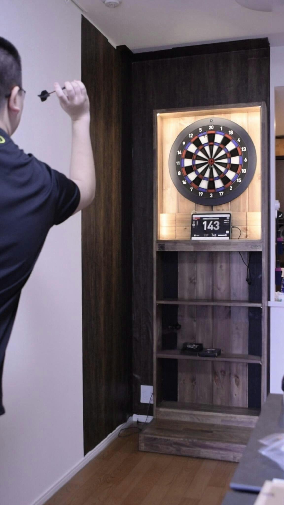 ダーツスタンド コリー – 木製ダーツ台専門店 MOJI darts