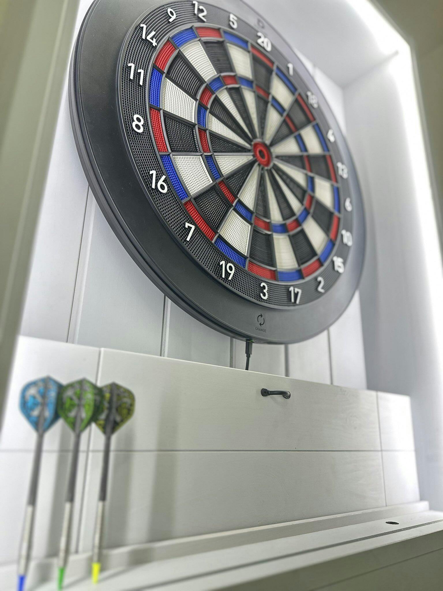 ダーツスタンド コリー – 木製ダーツ台専門店 MOJI darts