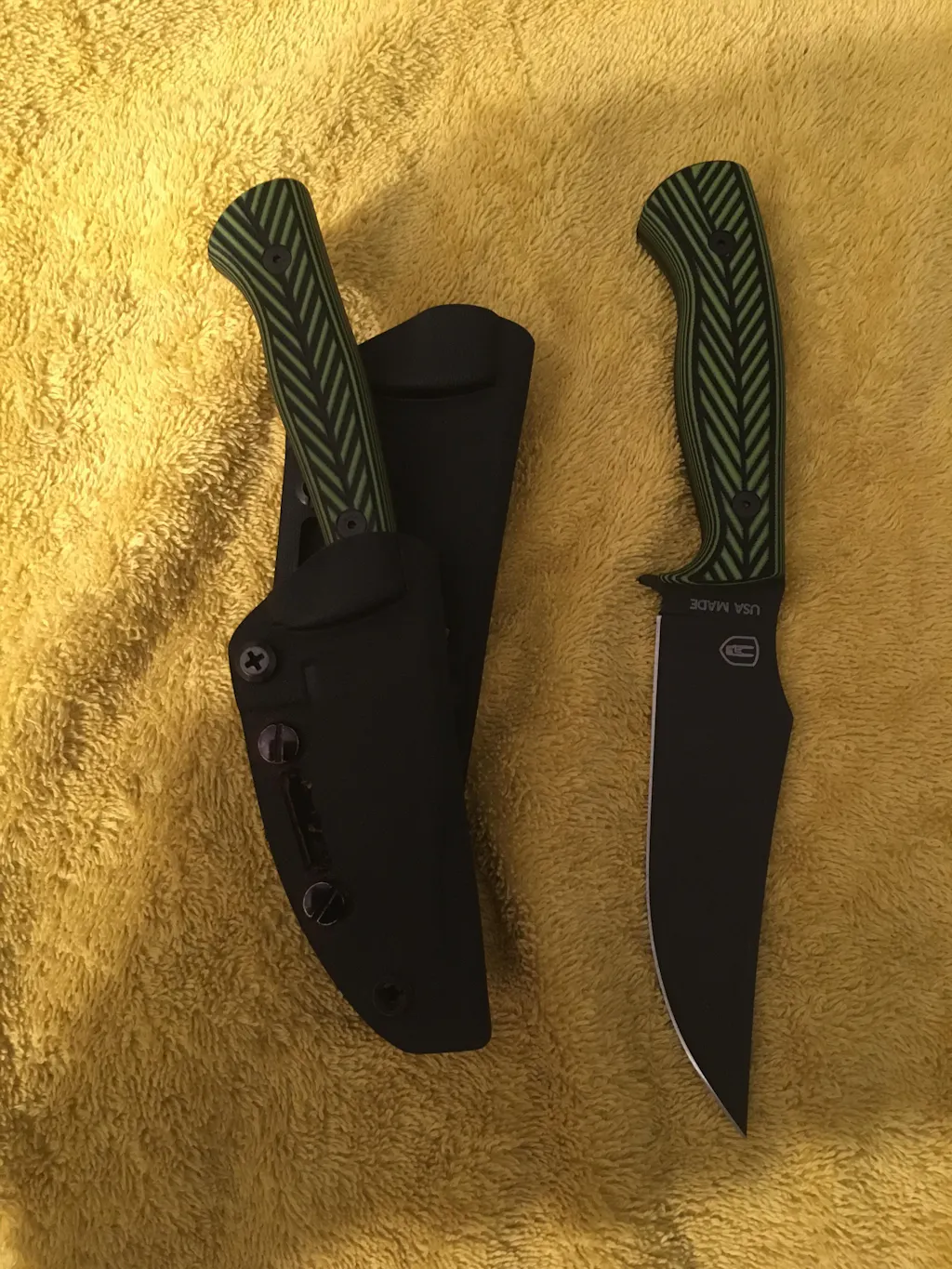 NOCK ON - TRIUMPH HUNTER XL - GREEN AND BLACK - Montana Knife Company