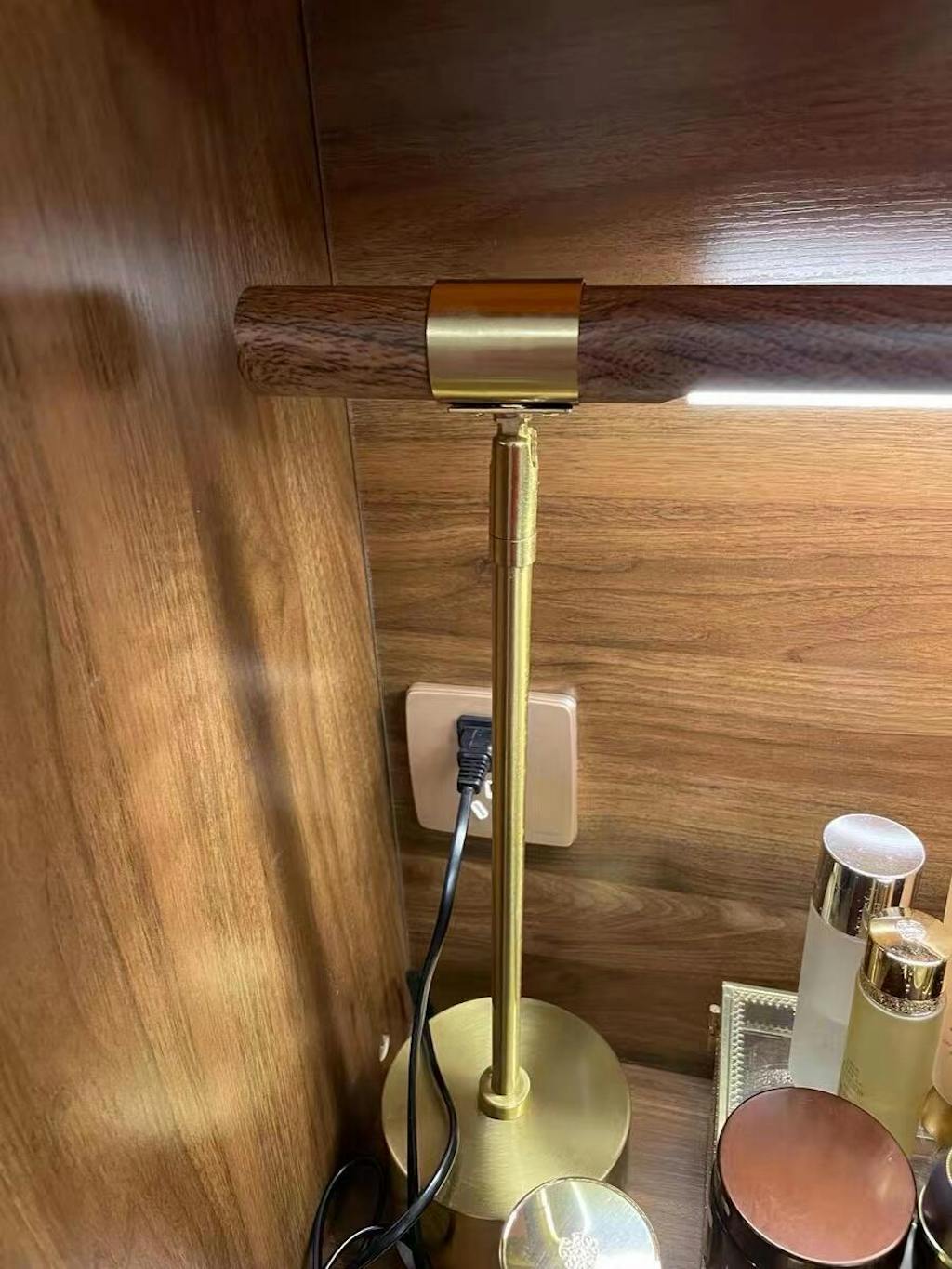 Linear Wood LED Task Light - Wood LED Task Light - Mooielight