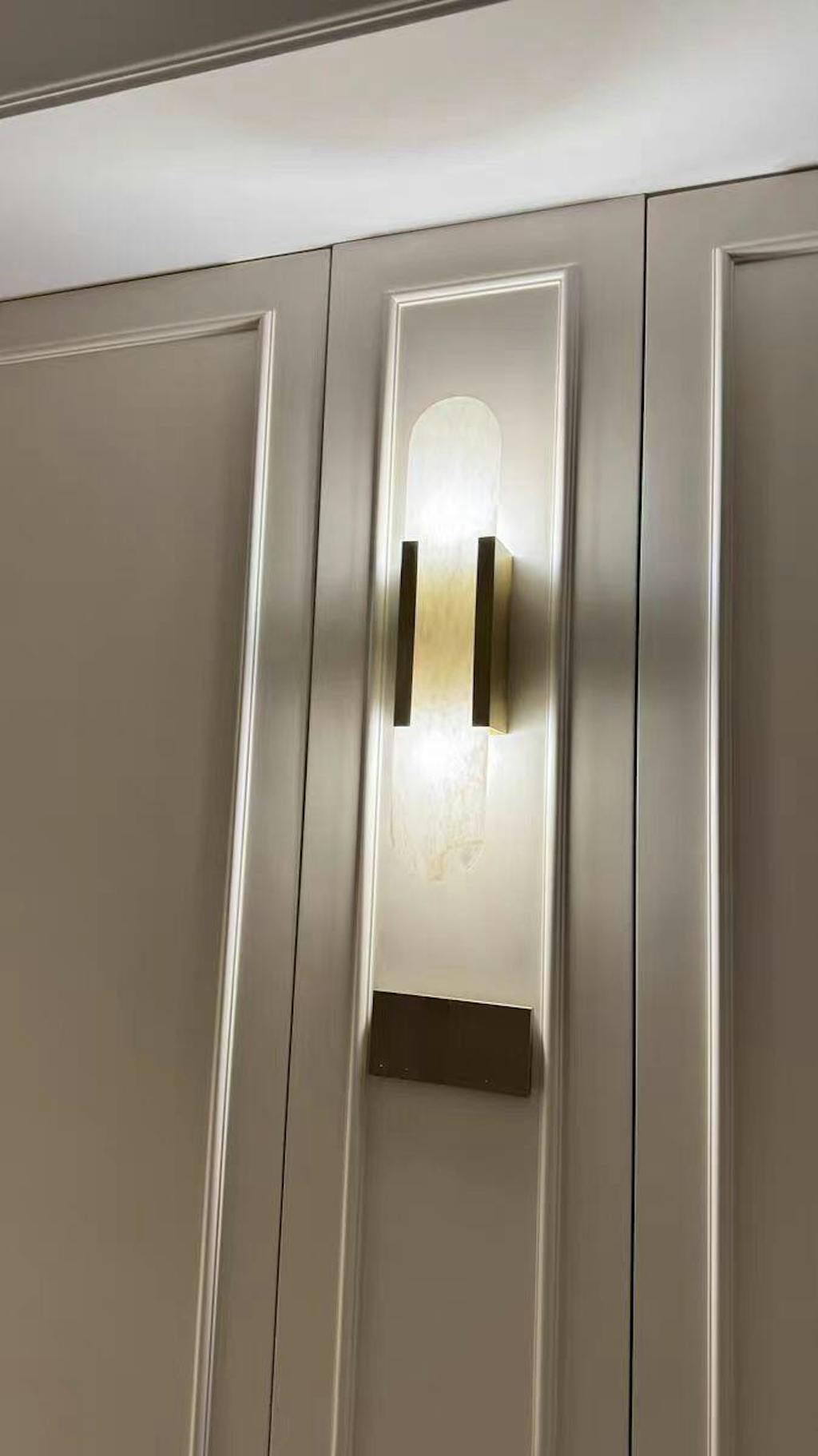 Melange Elongated Alabaster Sconce - Mooielight