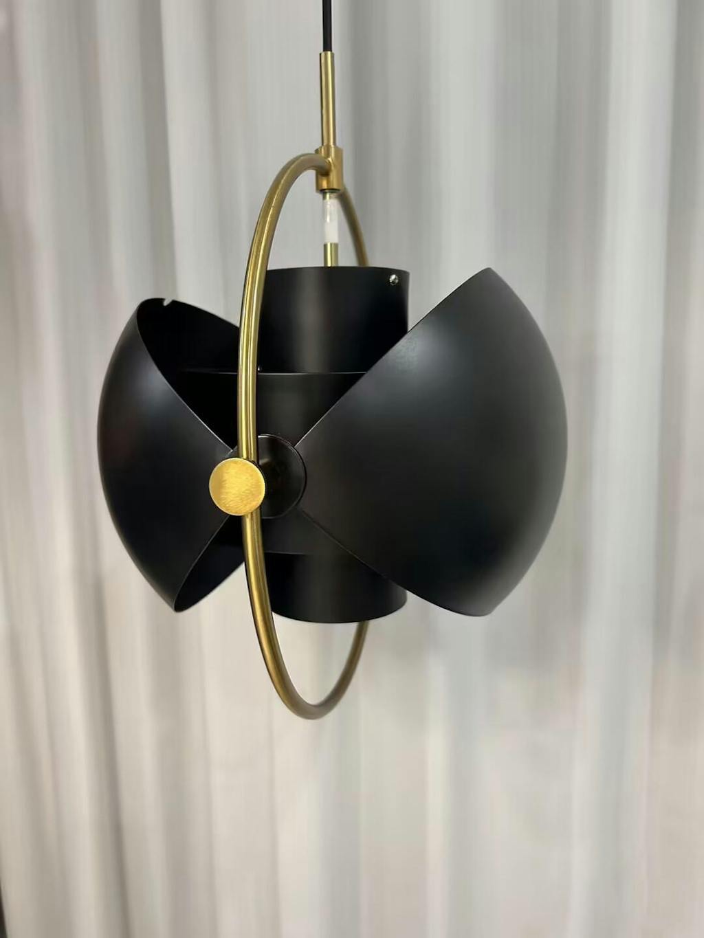 Deformed Ball Pendant Light - Mooielight