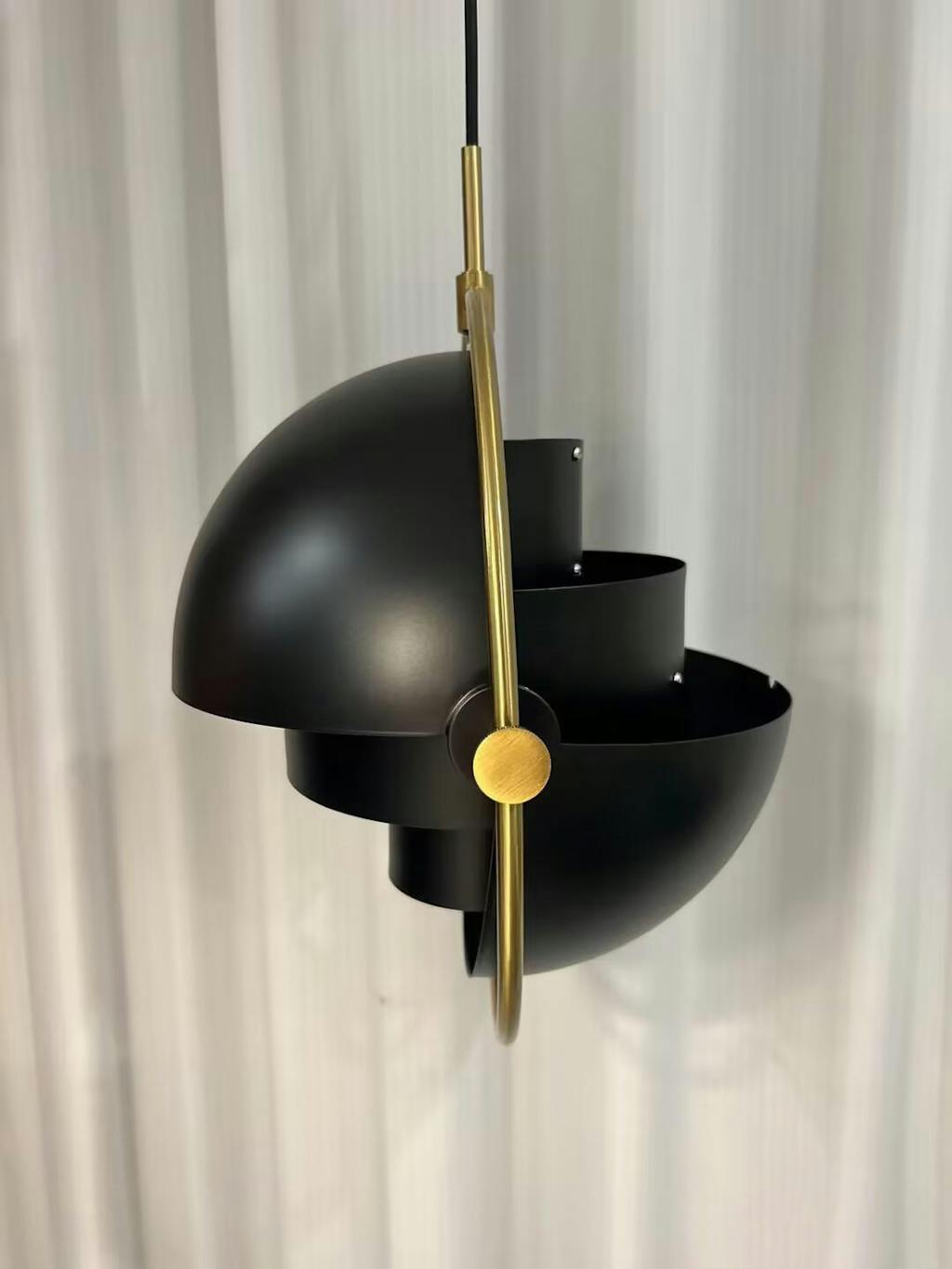 Deformed Ball Pendant Light - Mooielight