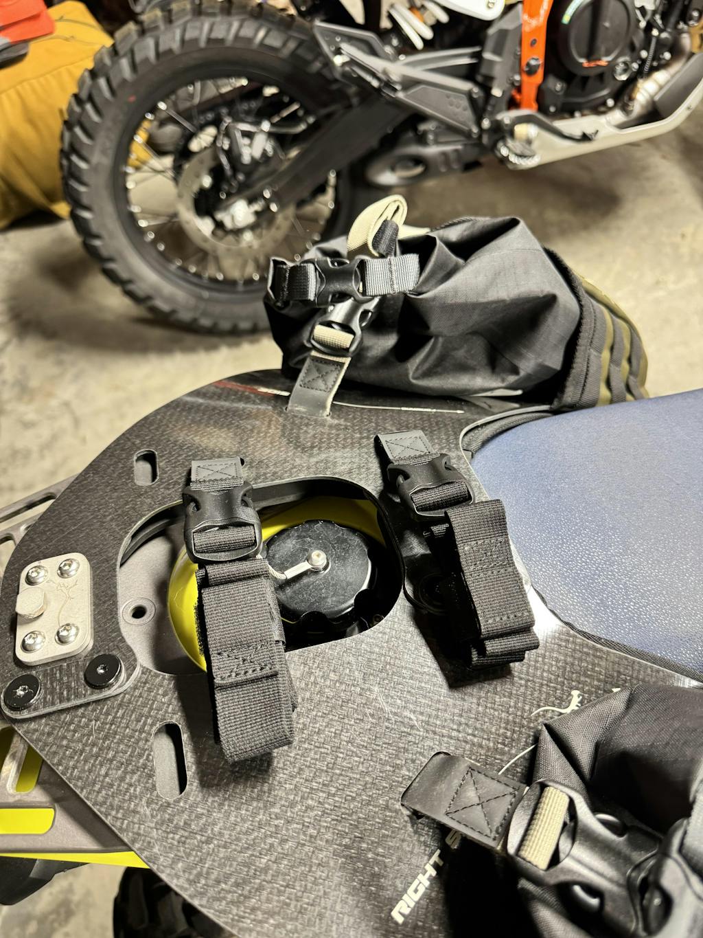 Reckless 10L v2 Motorcycle Luggage System | Mosko Moto - Mosko Moto EU