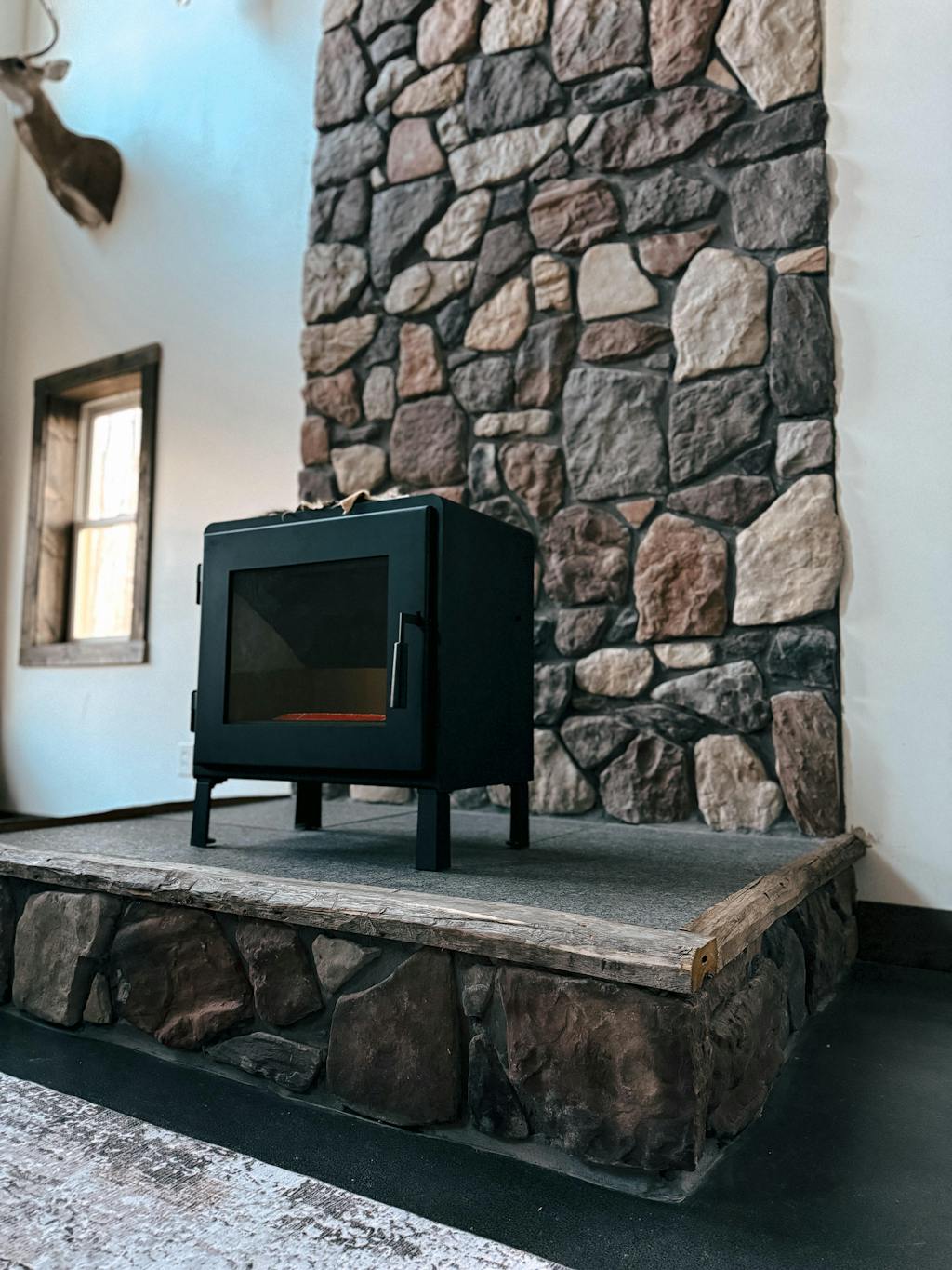 Stone Veneer - Field Stone Rustic - Mountain View Stone