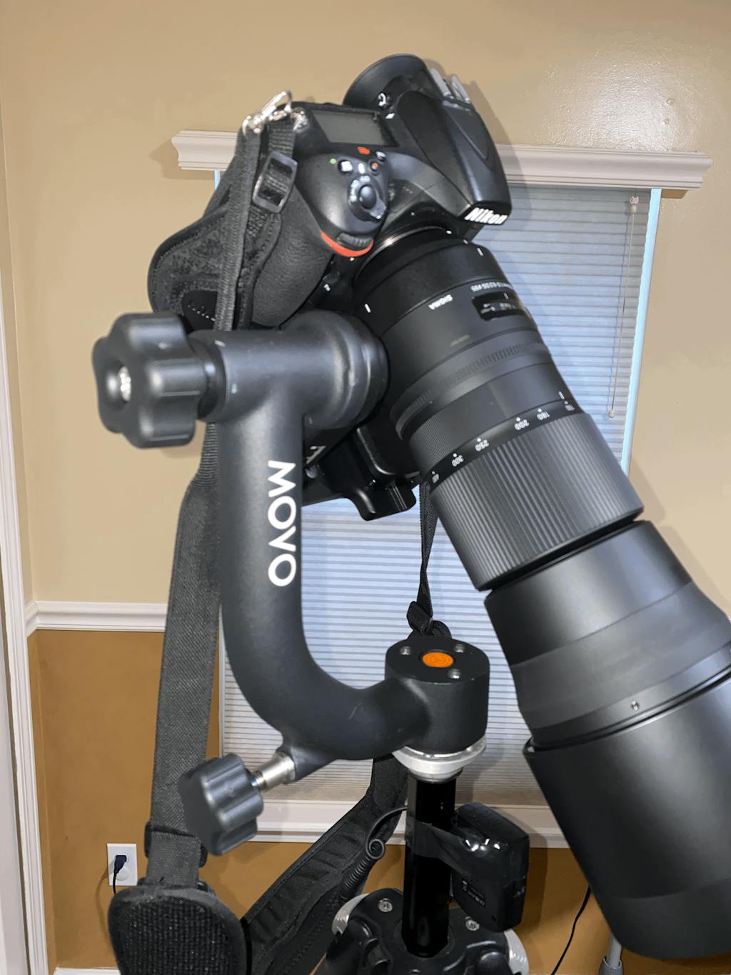 GH700-II | Pro Gimbal Tripod Head with 2 Arca-Swiss Plates | Movo