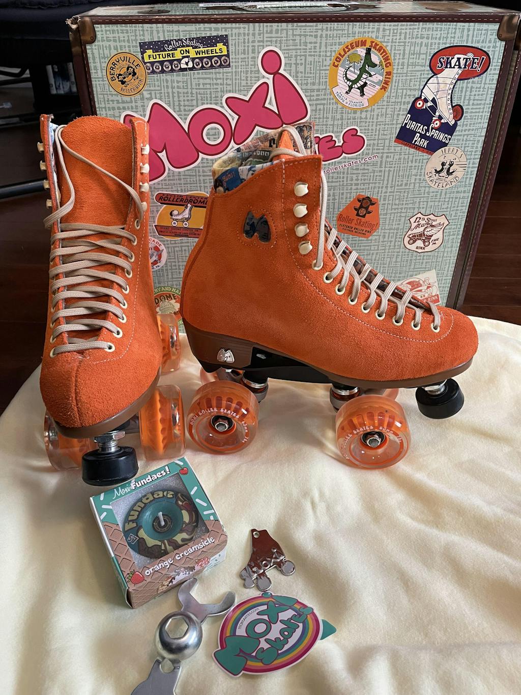 Moxi Lolly Outdoor Complete - Poppy Red – Moxi Shop