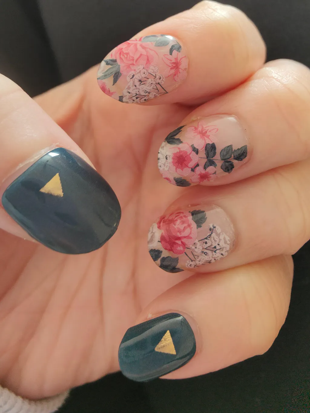 Pink, White & Blue Rose Flowers Gel Nail Strips | MoYou London