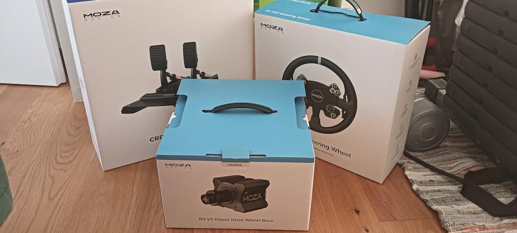 MOZA R9 V3 + CS V2P Bundle – 9Nm Direct Drive for GT, Rally & Touring ...