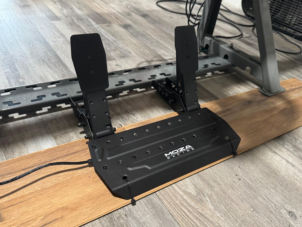 MOZA R5 Racing Bundle — 5.5 Nm DD Kit (Fast US Shipping) – MOZA Racing US