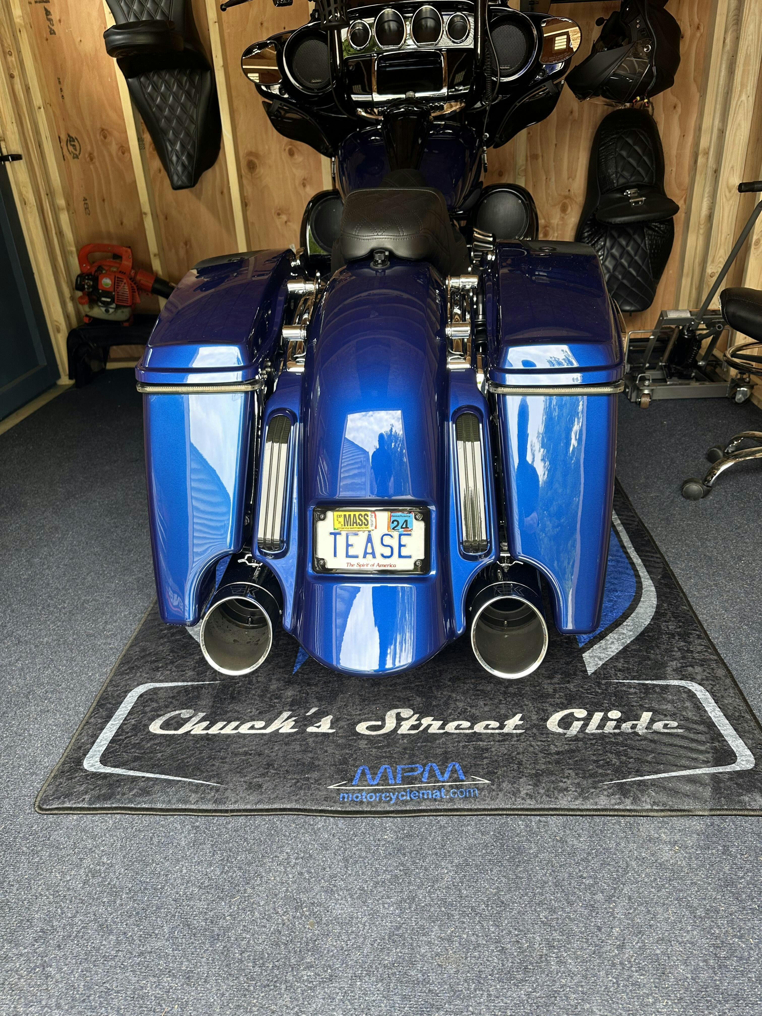 Designed Pit Mat for BMW R1250 RS Motorcycle - MM7160 – MPM Motorcycle Mat