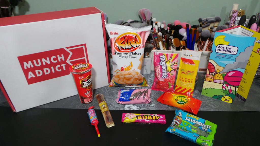 Munch Addict | Exotic International Snack Subscription Box & Gifts