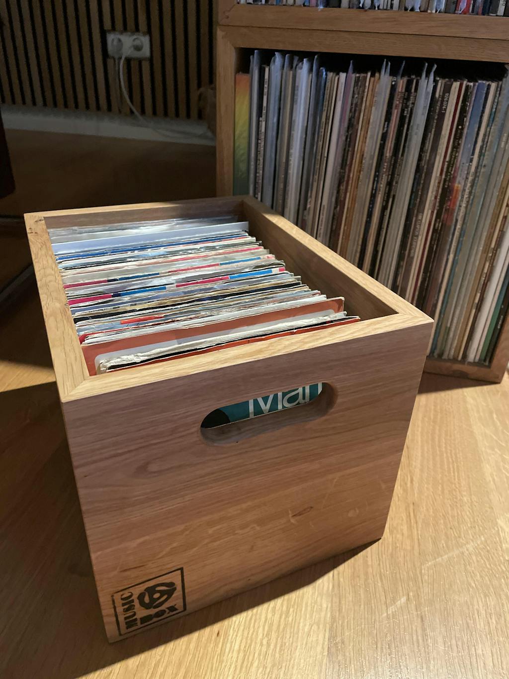 7 inch Vinyl Storage Box- ‘Singles Going Steady' – Music Box Designs