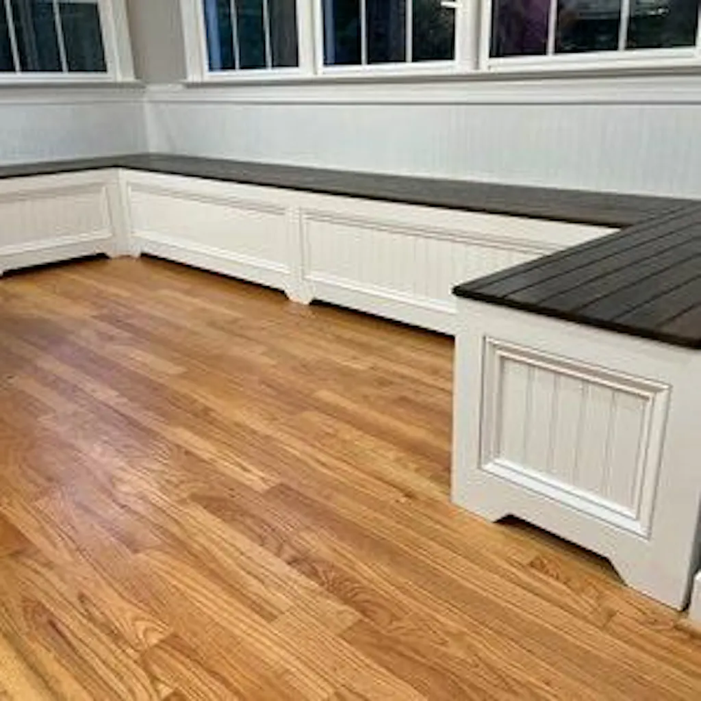 Traditional Farm Corner Bench with Storage – MyCornerBench