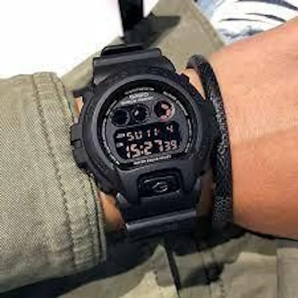 Casio Men's Alarm Watch - G-Shock Classic Dive| DW6900MS-1