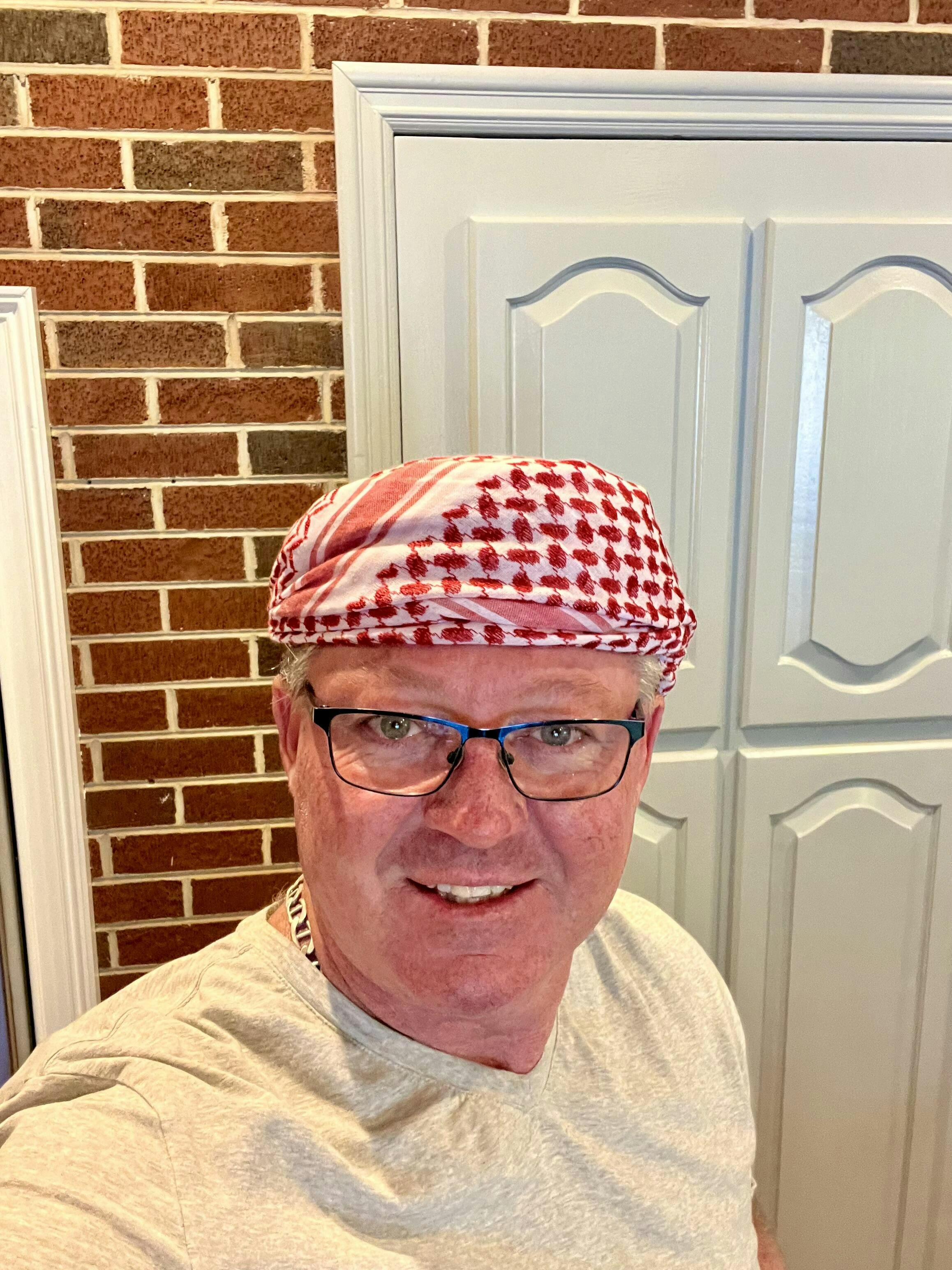 Mens Ready Made Red & White Arab Hat Shemagh Keffiyeh