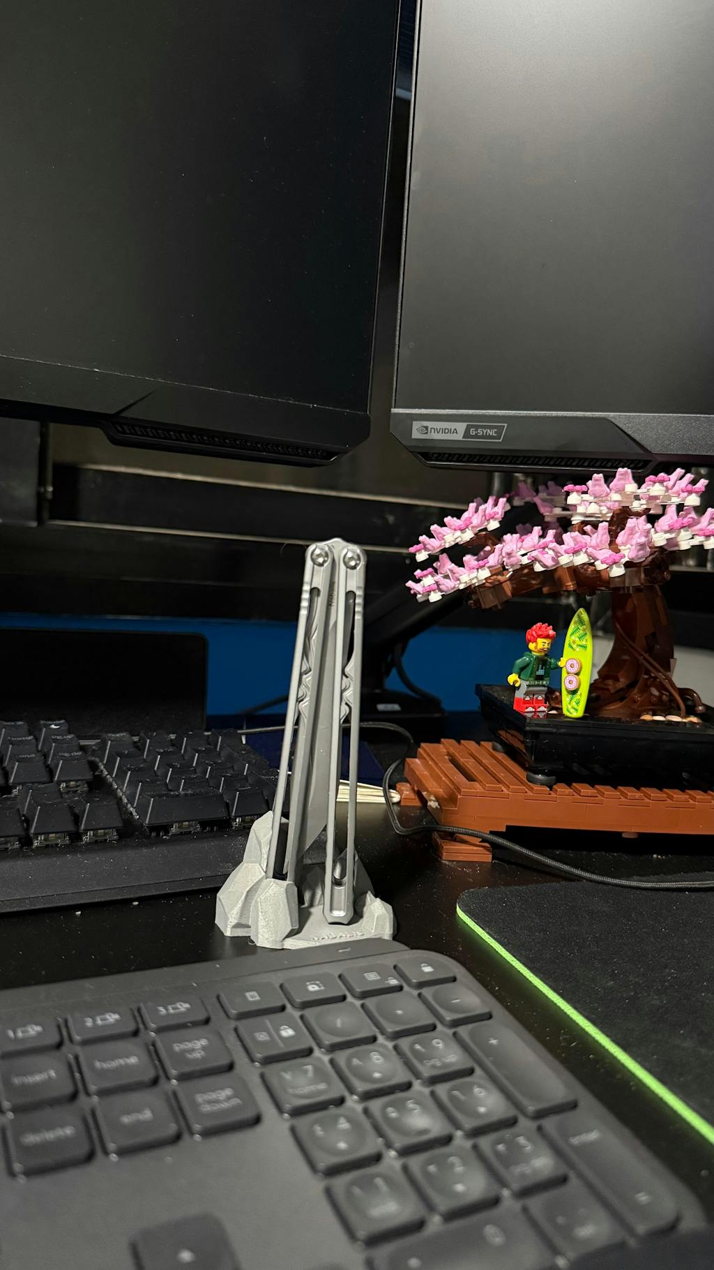 6 Easy Balisong/ Butterfly Knife Beginner Tricks to Practice