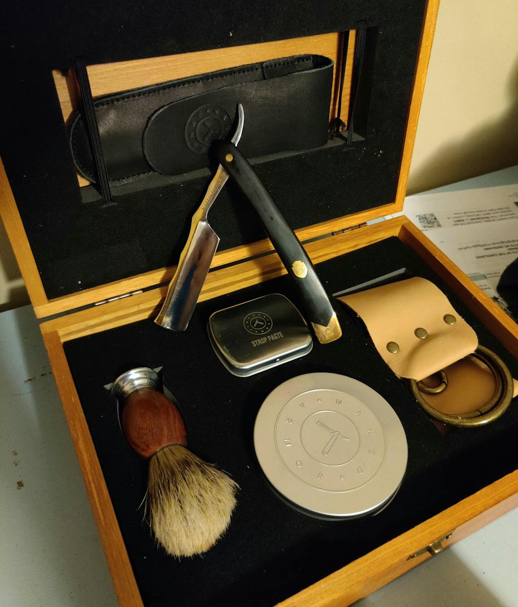 King Arthur Gold 7/8" Straight Razor Kit | Naked Armor – Naked Armor Razors