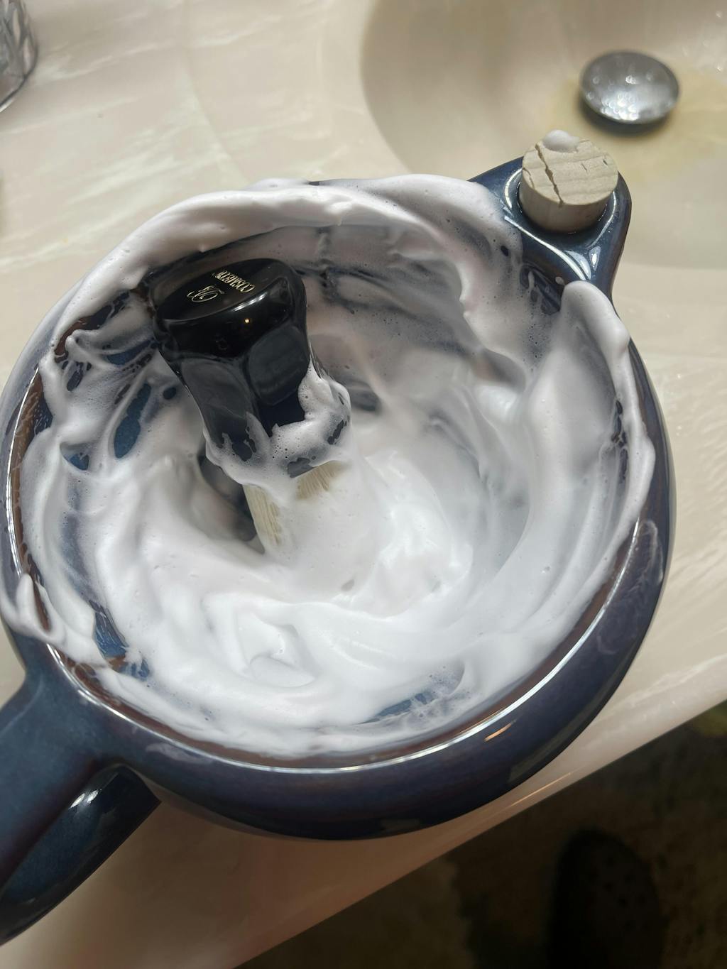 How To Hold Straight Razors: Grips, Angle, and Shaving Direction ...