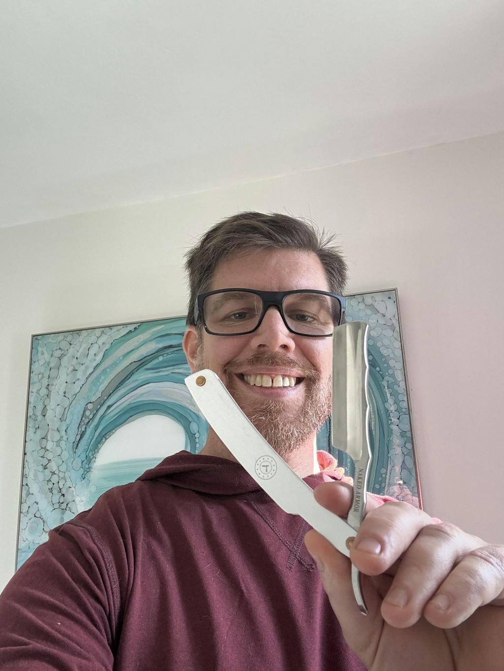 How To Hold Straight Razors: Grips, Angle, and Shaving Direction ...