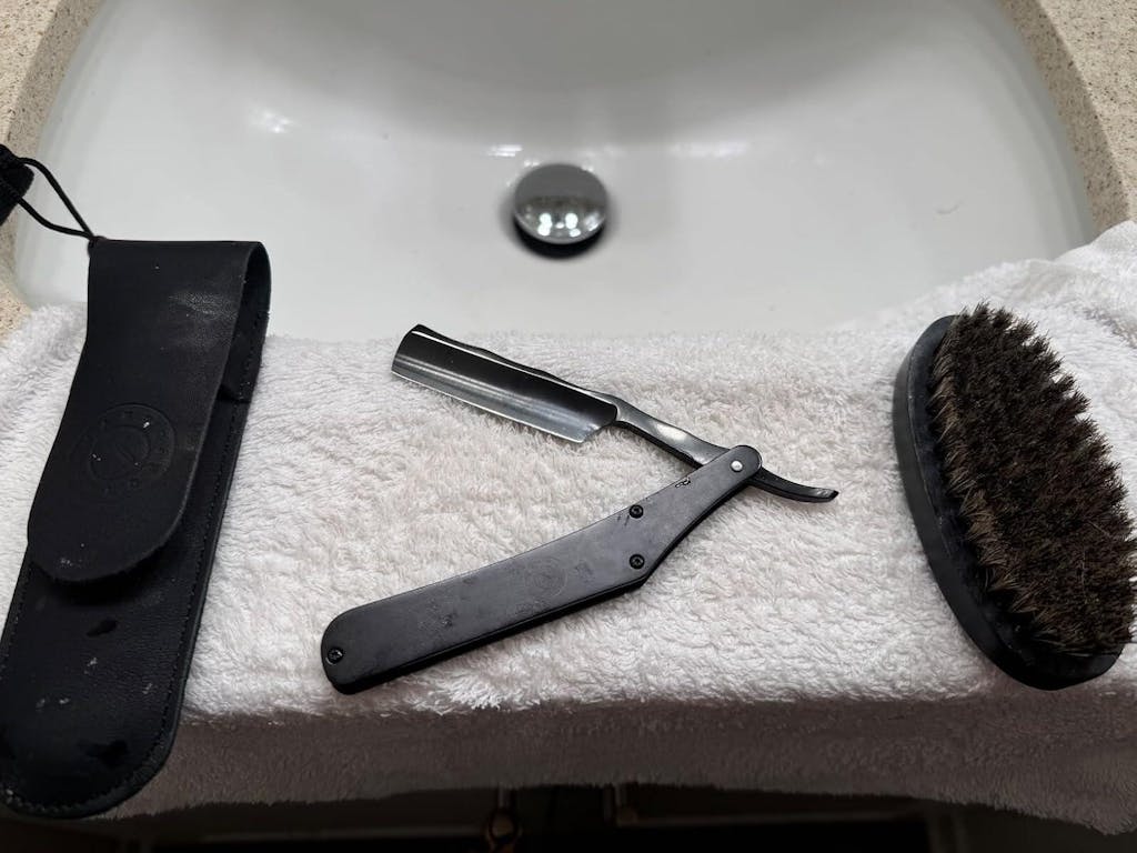 Best Straight Razor Dimensions & Sizes For Beginners | Naked Armor ...