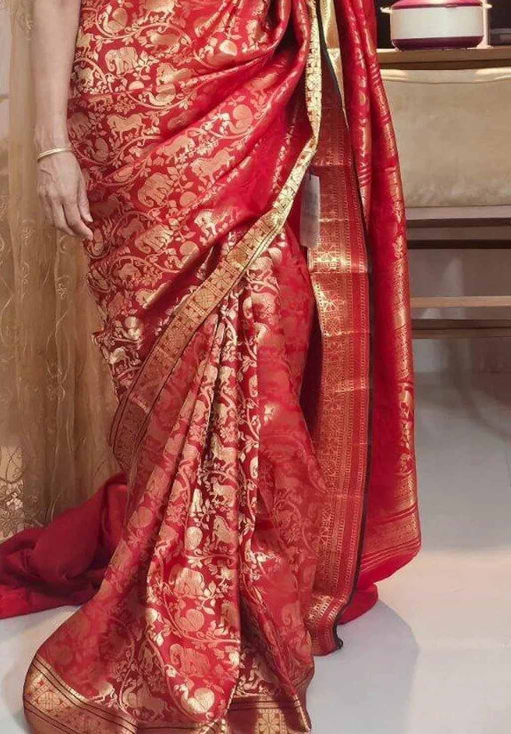 Buy Buy Red Temple Motif Kanchipuram Silk Saree Online – Nalli Silk ...