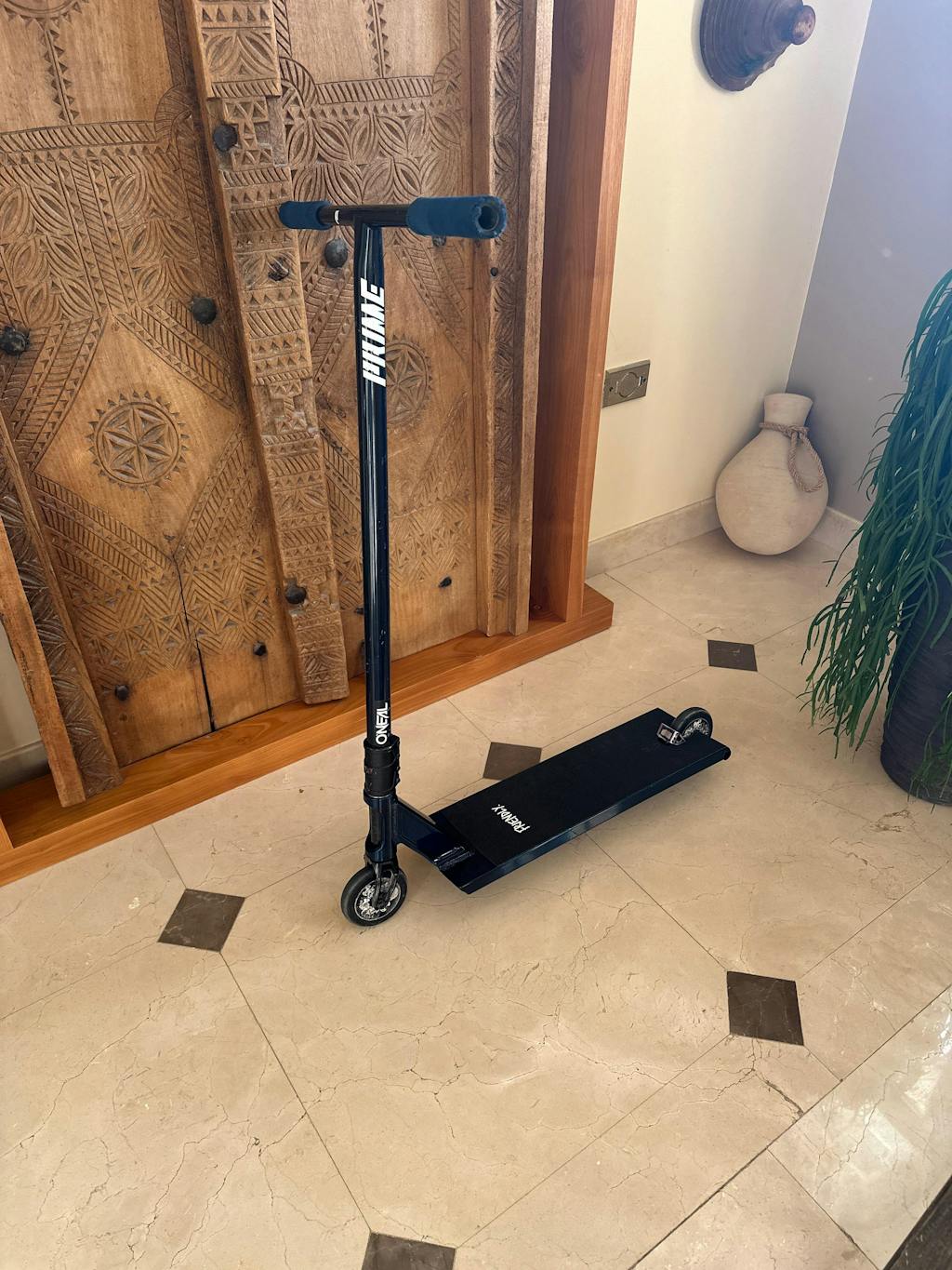 NATIVE Scooters Ventura LT Levi Knight Pro Model Deck