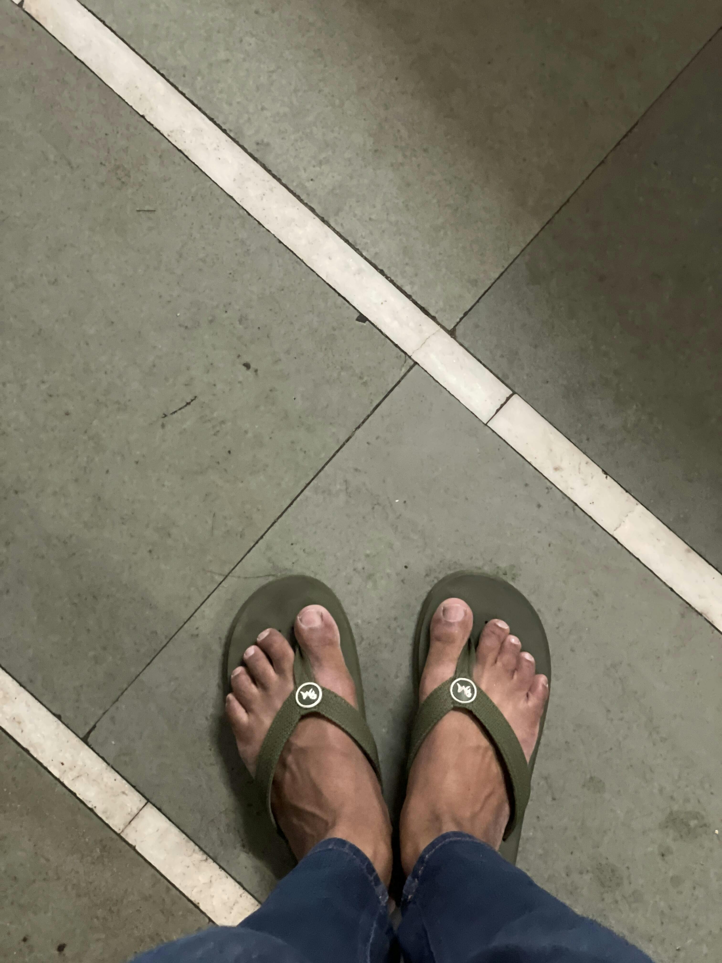 Buy Eco Flip Flops For Men & Women Online - Neemans