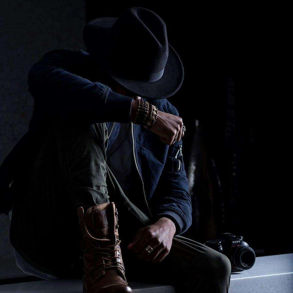 Buy Commuter Basics Sneakers for Men Online - Neemans