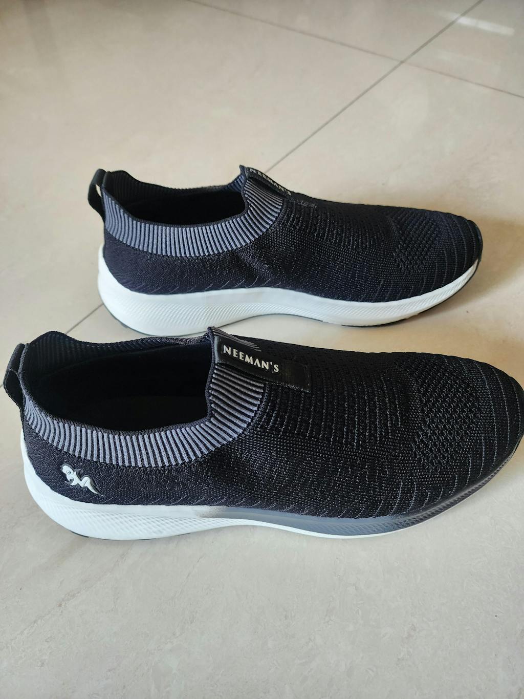 Grip Fit Slip Ons : Black