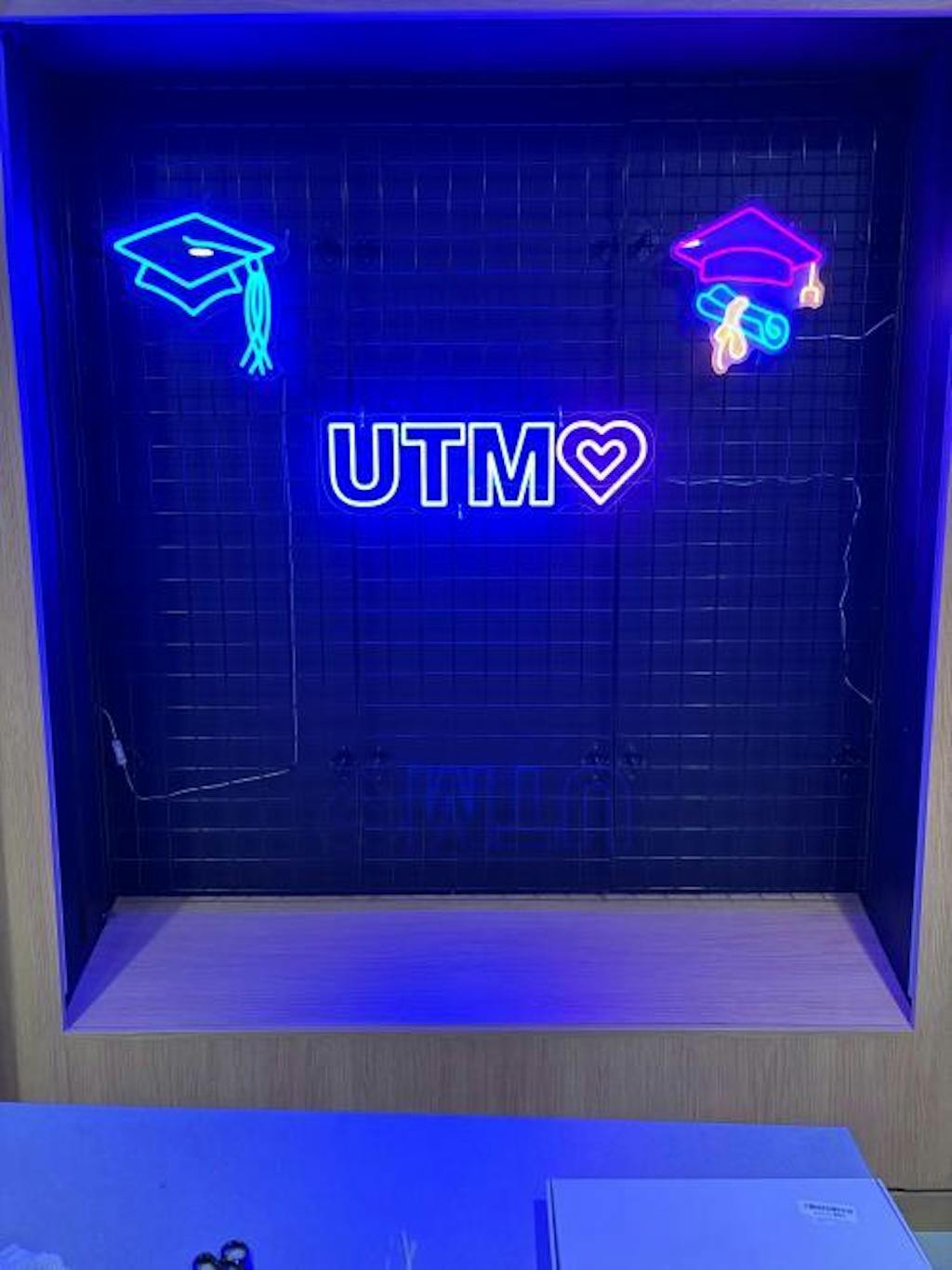 Custom LED Neon Signs| Vibrant neon lighting by Neonific – Neonific.com