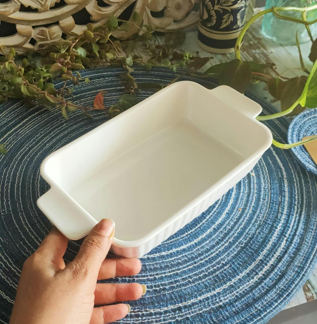 Serena Lily White Ceramic Ribbed Baking Plate Small Online - Premium ...