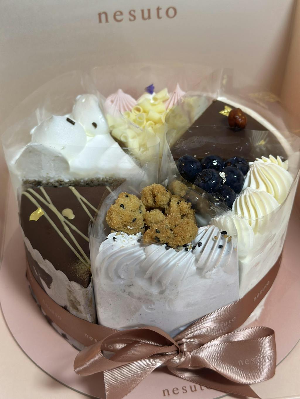 Classic Carousel Cake Bundle – Nesuto Singapore