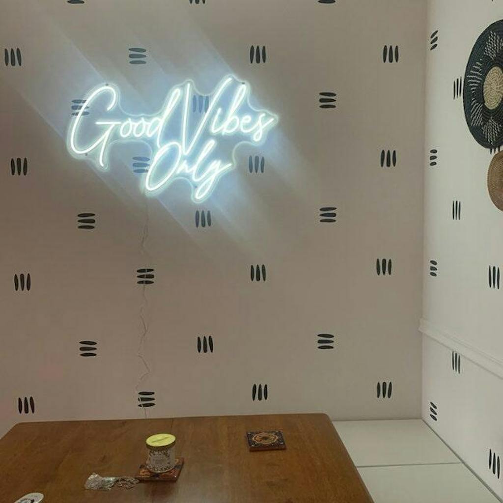 Good Vibes Only Neon Sign for Wedding, neon good vibes light – NippyCustom