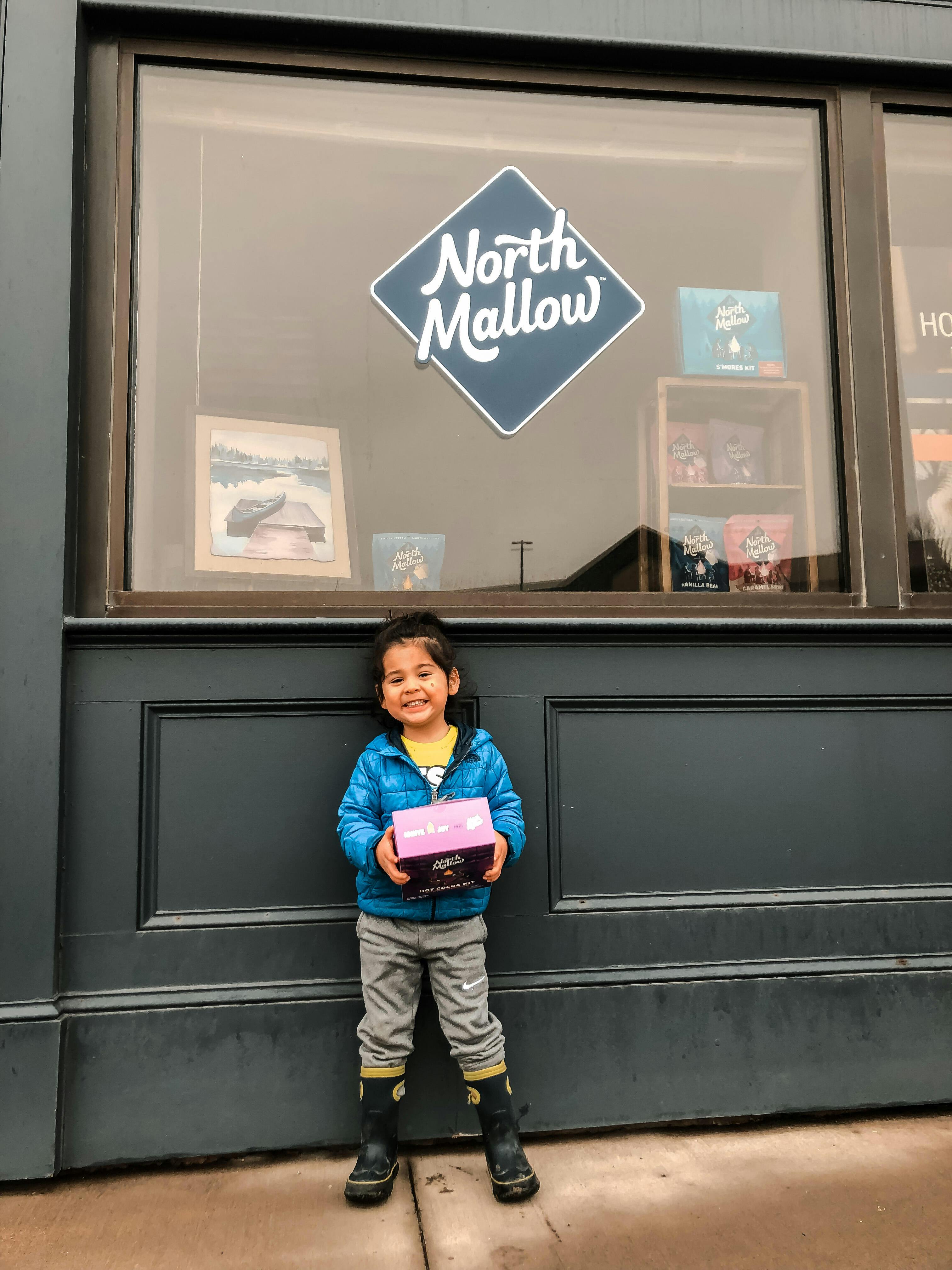 The Best Selling S'mores Kits I Gourmet Marshmallows & Graham Crackers ...