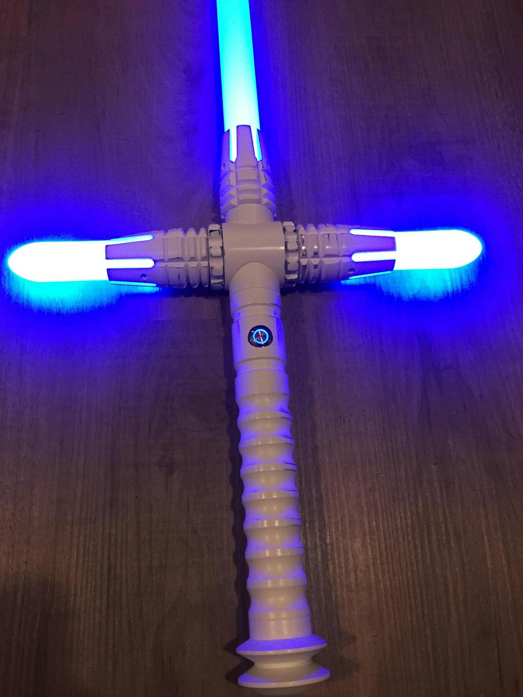 Kylo Ren Lightsaber - Ultimate CROSS GUARD Saber