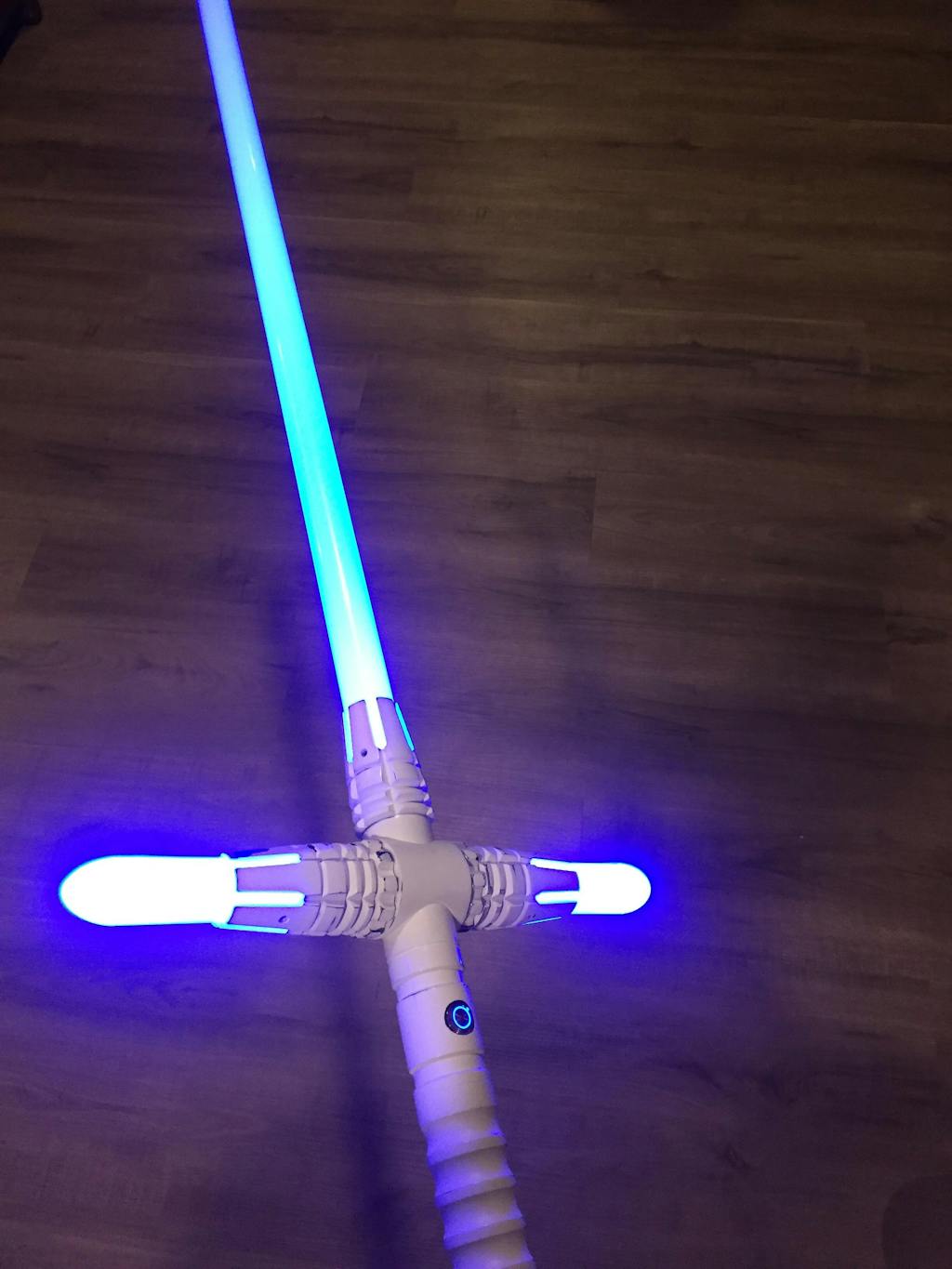 Kylo Ren Lightsaber - Ultimate CROSS GUARD Saber