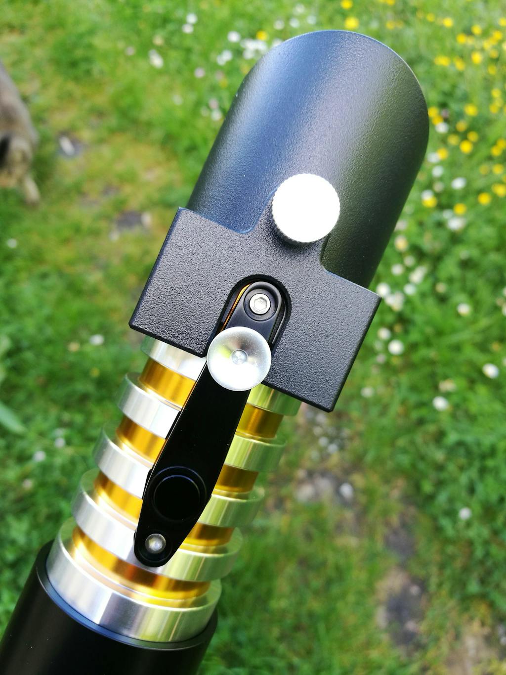 Elzar Mann Lightsaber – Innovative, Durable & Elegant Combat Saber