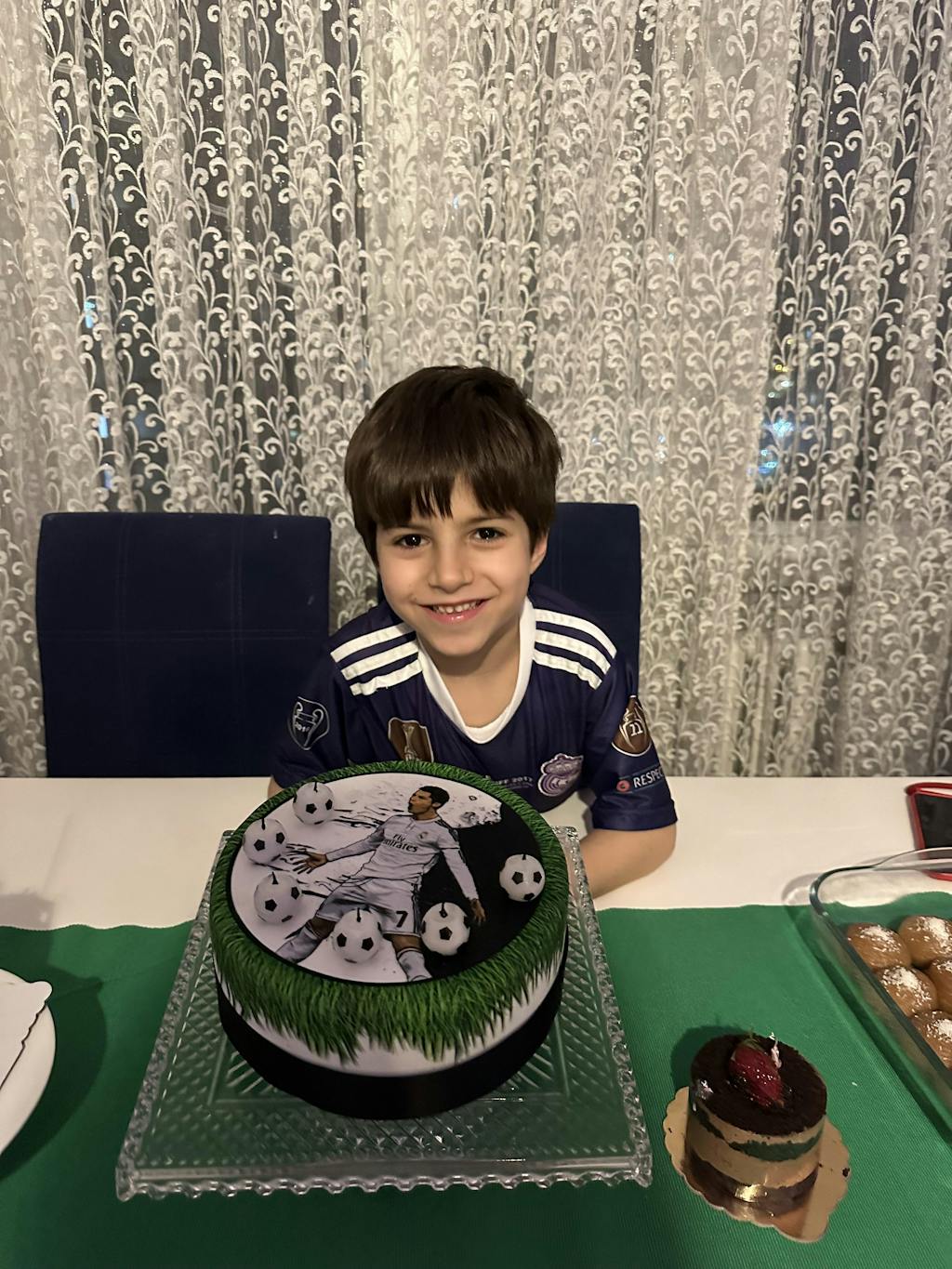 Ronaldo Pastası - Online Pasta Siparişi | Nuga