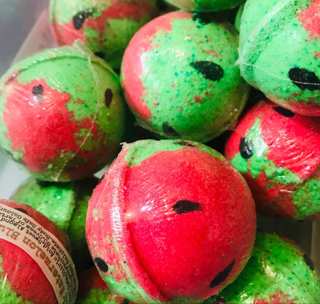 Fluorescent Neon Red Pigment for Soap, Resin, and Cosmetics – Nurture ...