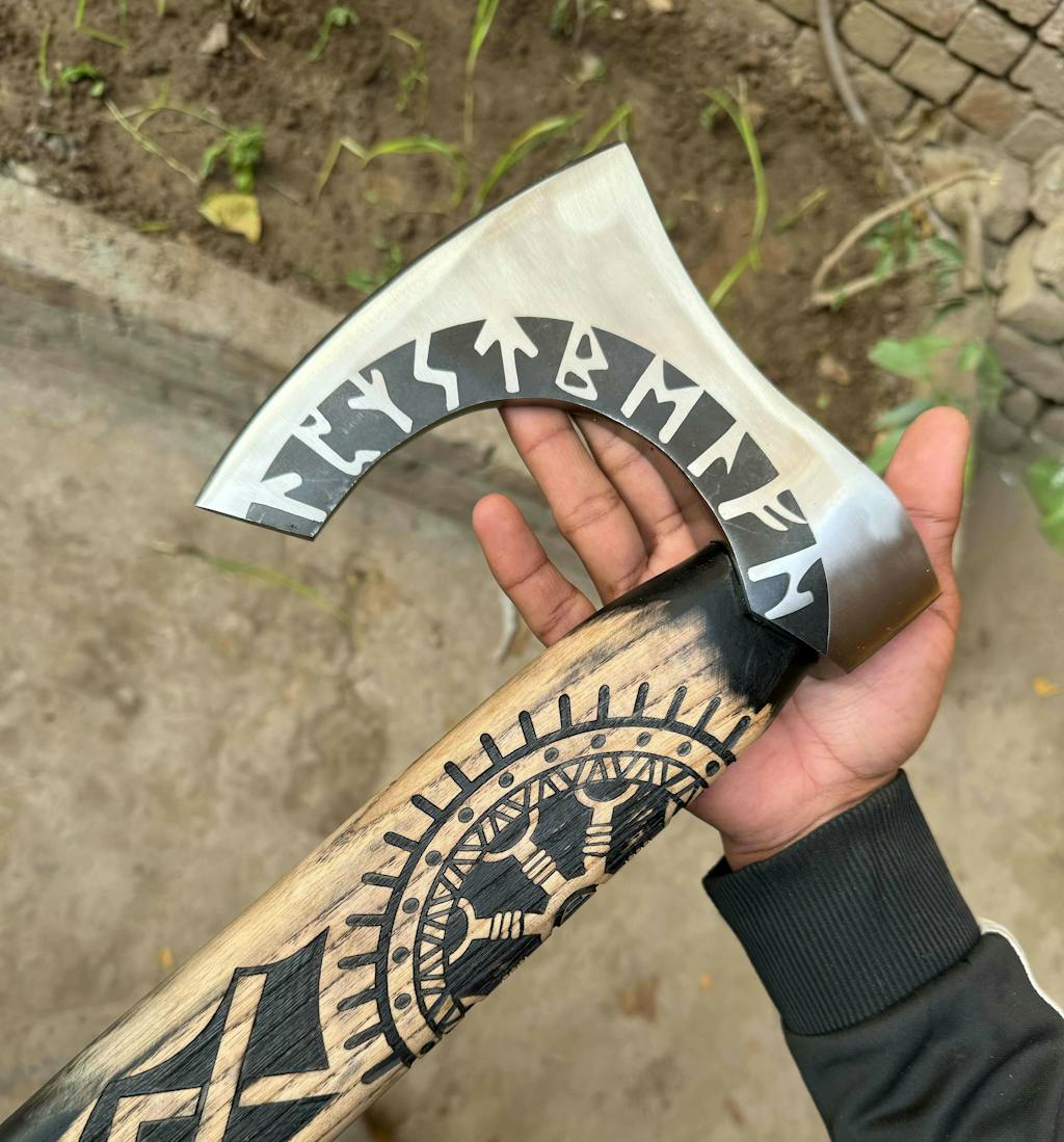 Black Runes Axe