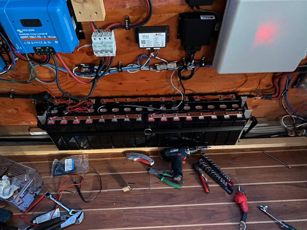 REC Active BMS AMP connector Kit – Off Grid and Marine Energy