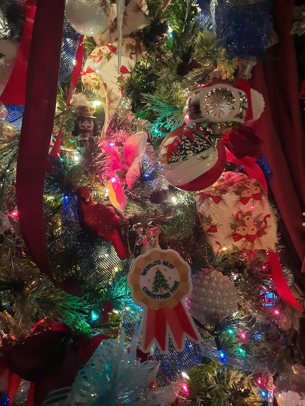 World's Best Christmas Tree - Award Ornament – Off the Wagon Shop