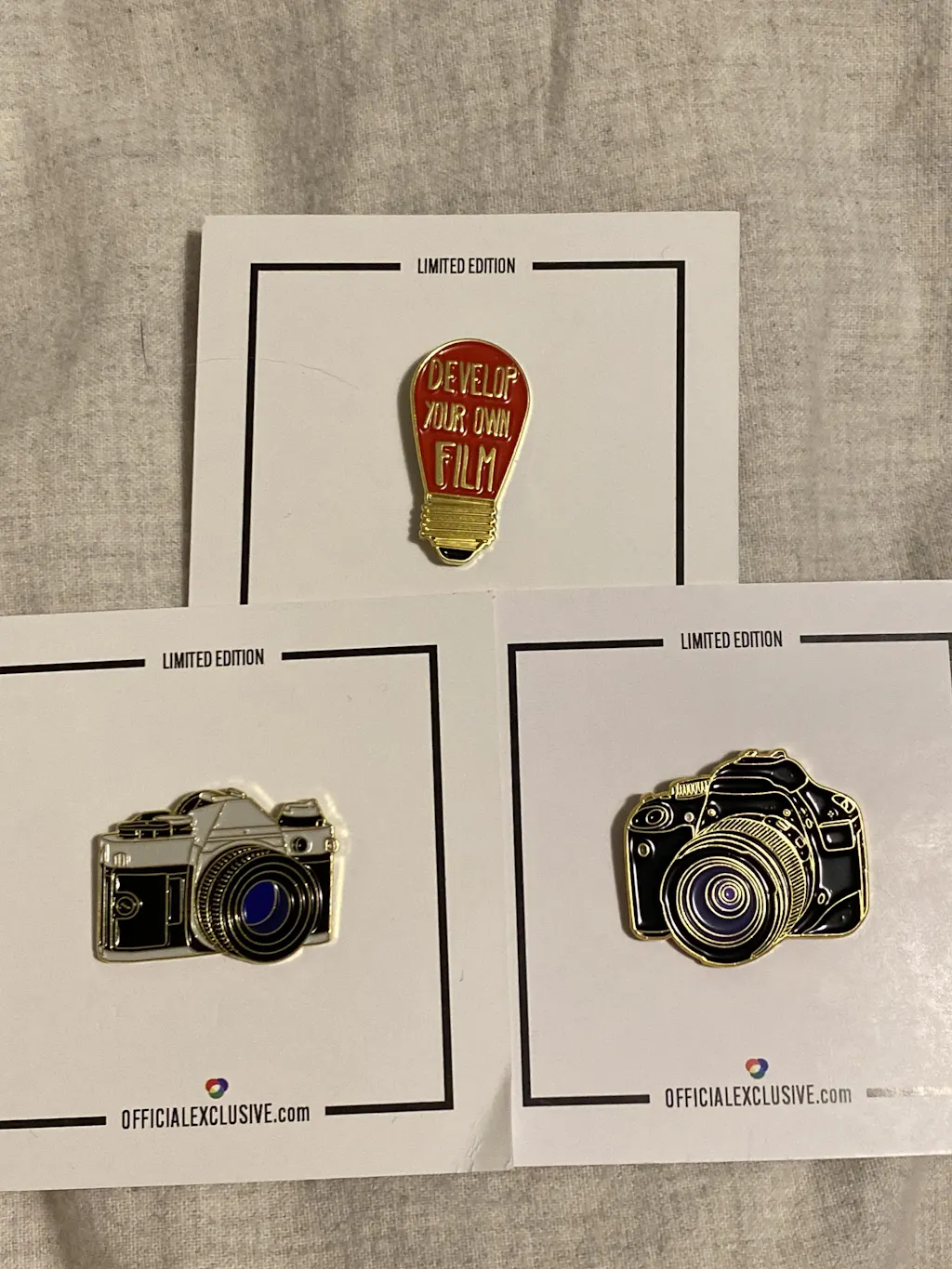 Red Light Bulb Darkroom Lapel Pin - 35mm Film Camera Photography Pins ...