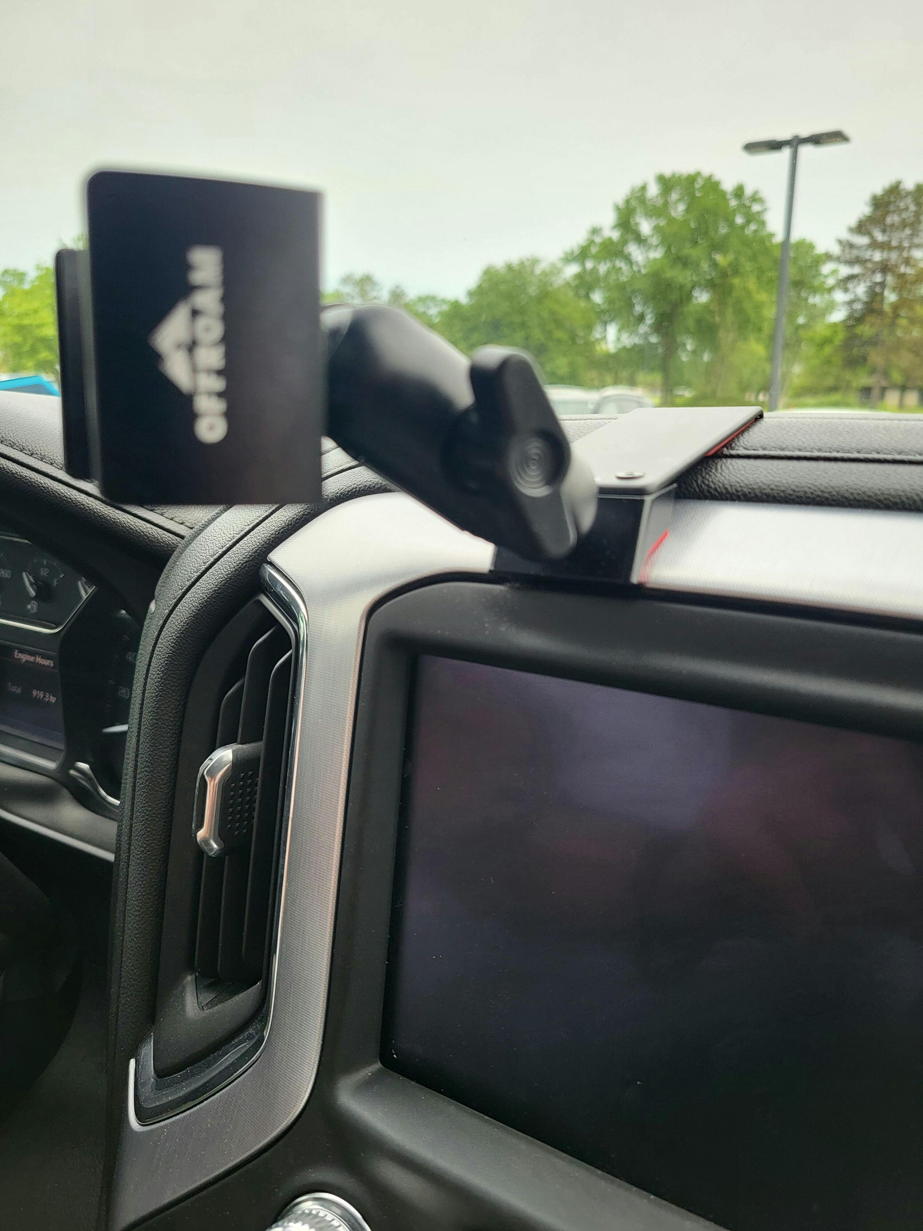 Chevy Silverado 2019-2023 & GMC Sierra 2019-2021 Phone Mount | Offroam ...