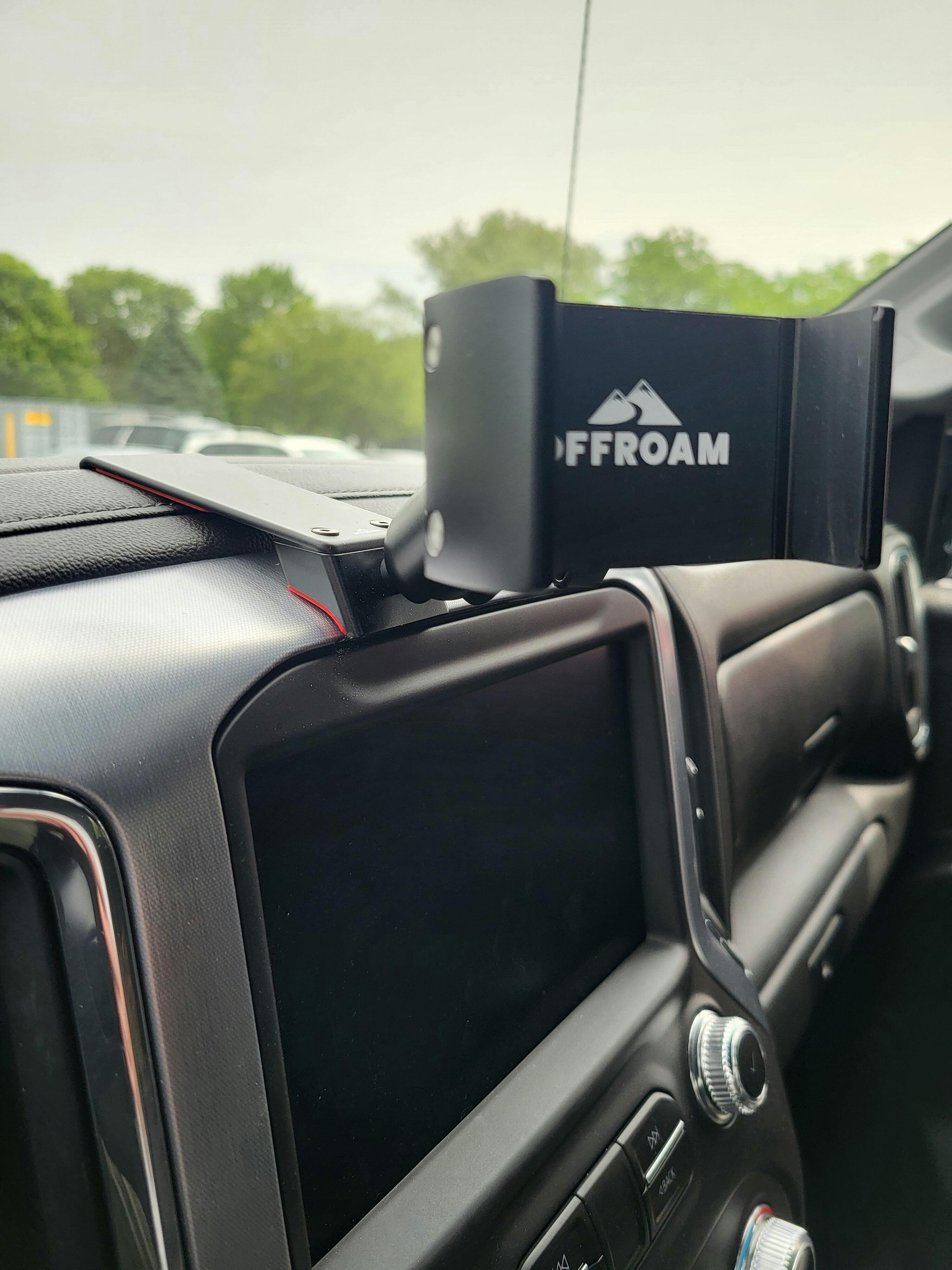 Chevy Silverado 2019-2023 & GMC Sierra 2019-2021 Phone Mount | Offroam ...