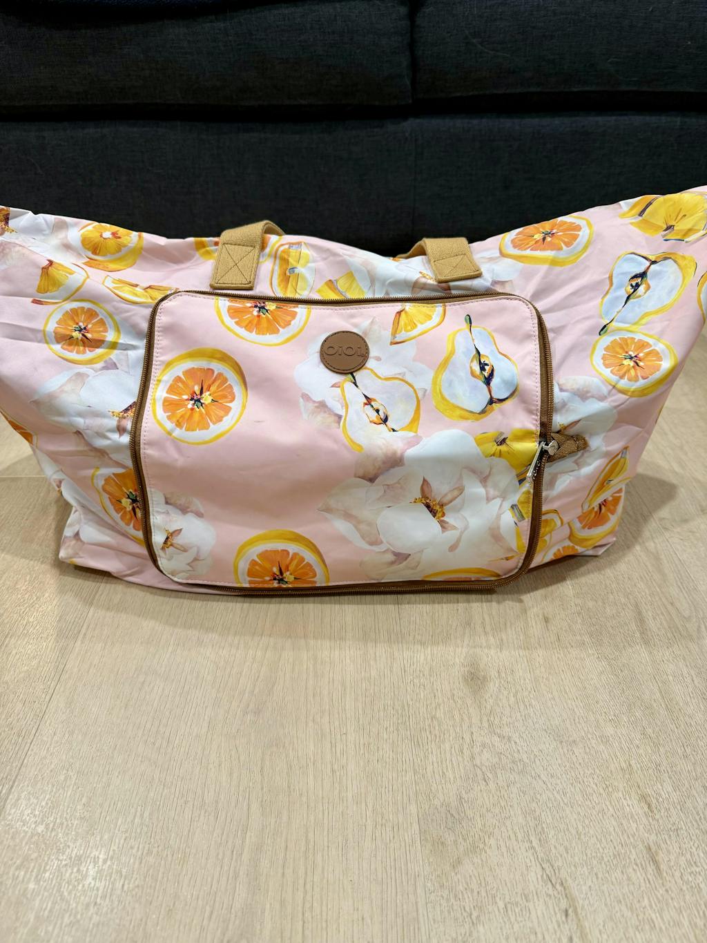 Fold-Up Tropical Tote - Convenient and Stylish Accessory — OiOi